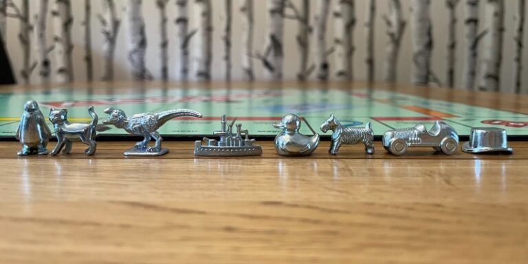 Monopoly Board Dimensions: Size of Monopoly Board, Money & Pieces